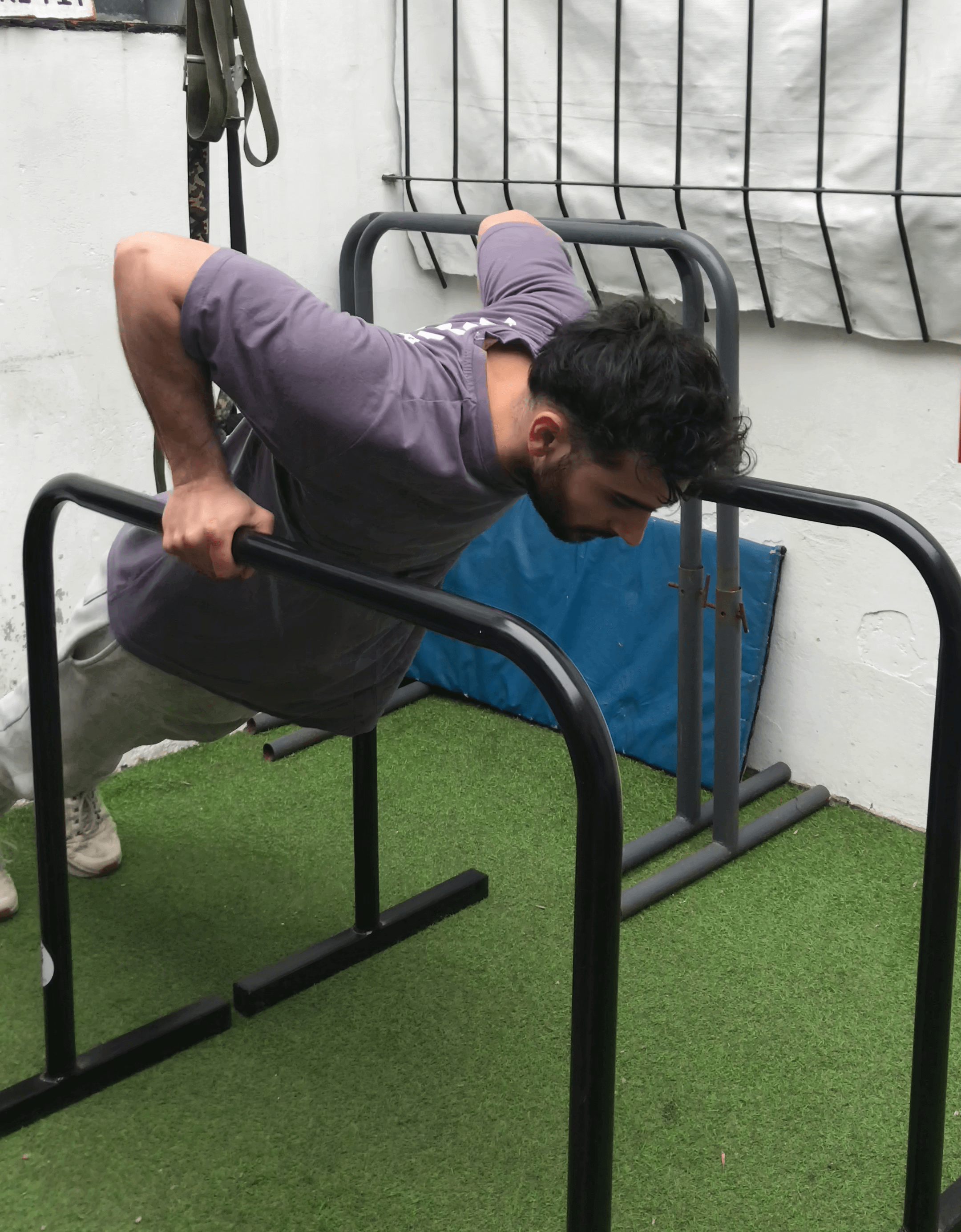 Ejercicios para tríceps en barras - Galdeano Fit